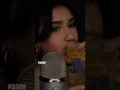 ASMR eating Honeycomb 🍯🍯 - The ASMR Index
