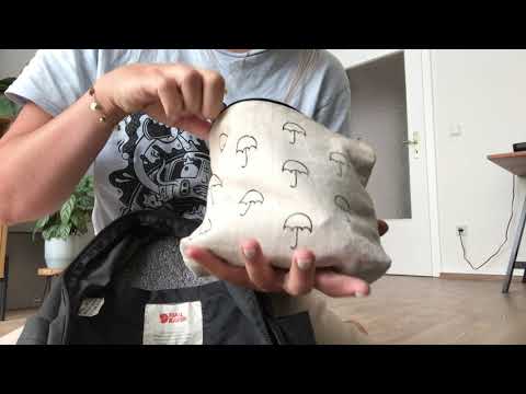 ASMR What’s in my Purse 👜 Tapping, Whispering and Rambling