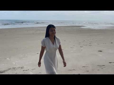 ASMR : Relaxing Aroma Oil Massage on the beach