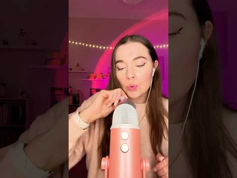 ASMR quick relax mic brushing #asmr #relax #asmrtriggers #visualtingle ...