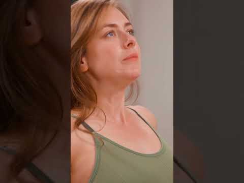 Mesmerizing stretching and modeling leg massage for Zhanna #chiropractic